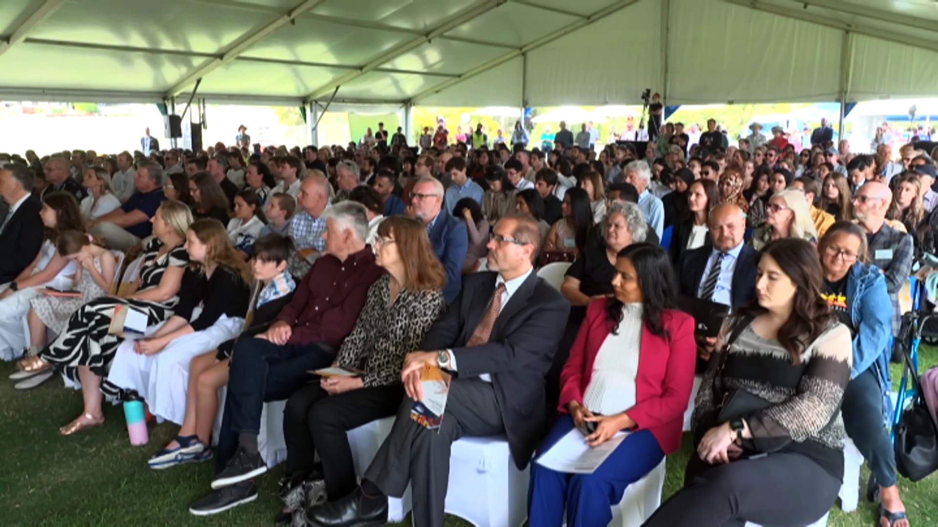 Hundreds gather across WA for citizenship ceremonies
