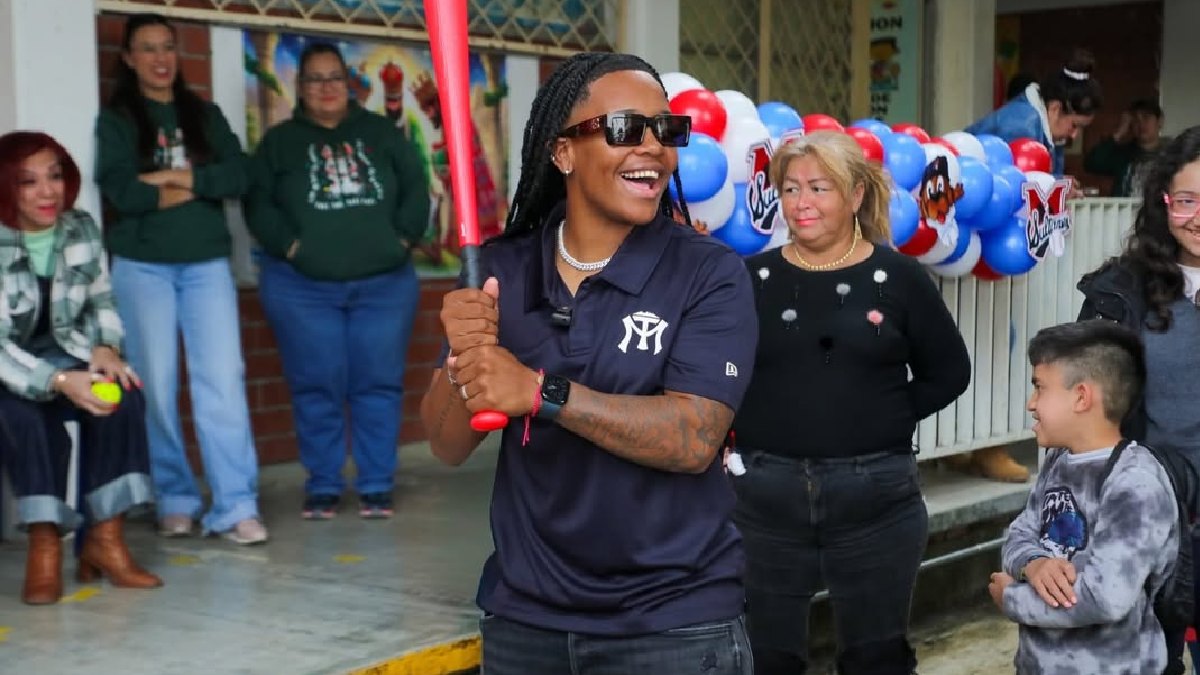 ¡Continúa la labor social! Suka Van Gurp de Sultanes femenil visita el ...