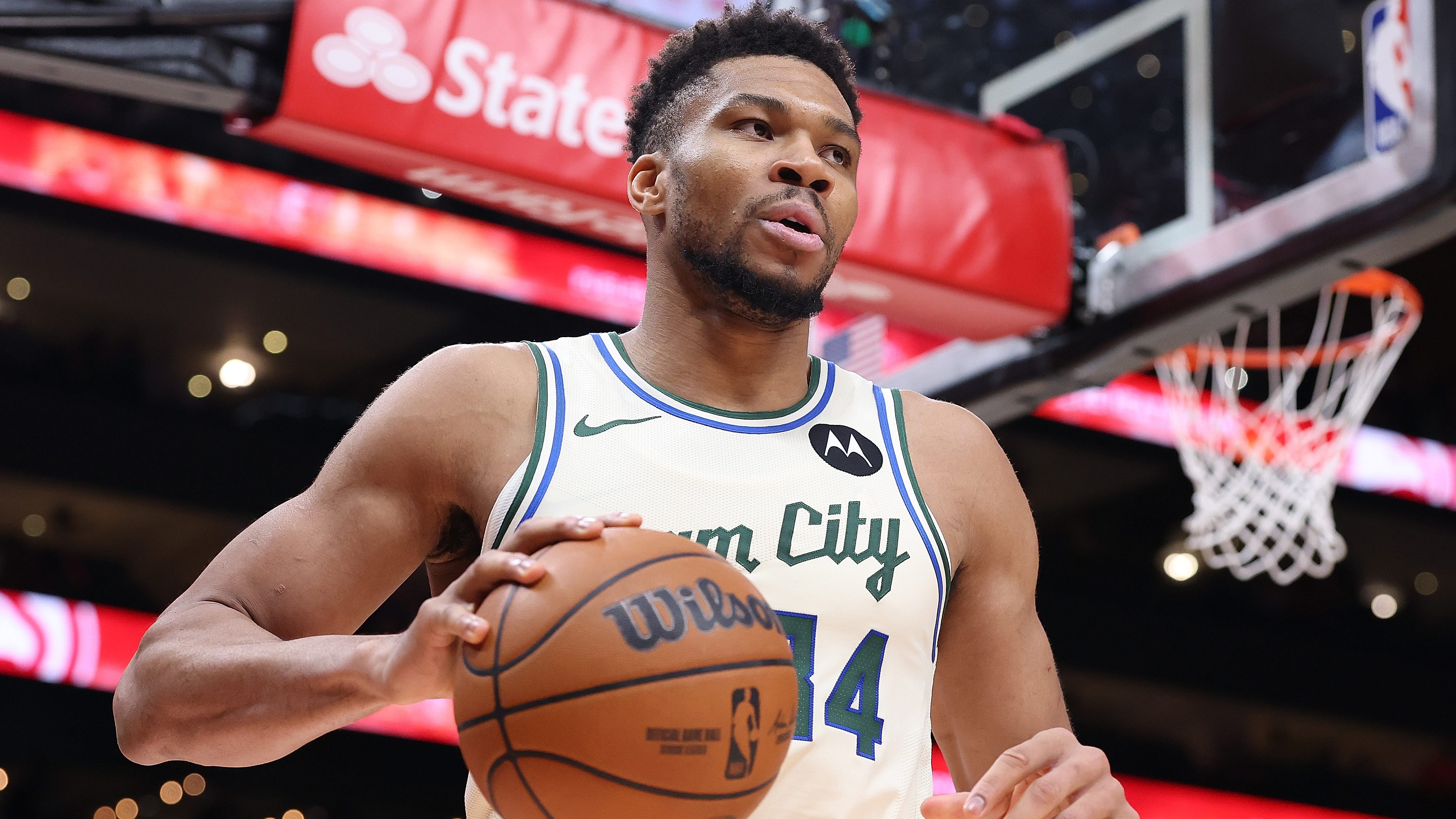 NBA trade rumors: Giannis Antetokounmpo injury is not stopping chatter