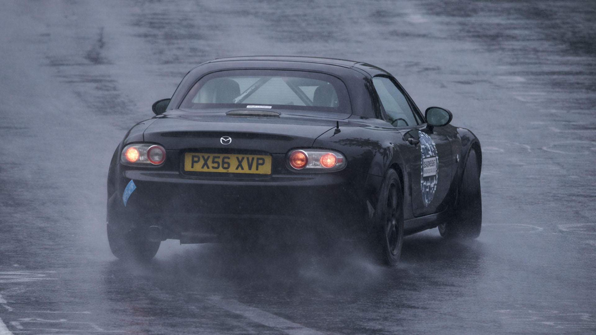 Rainy Touristenfahrten delivers slippery track highlights