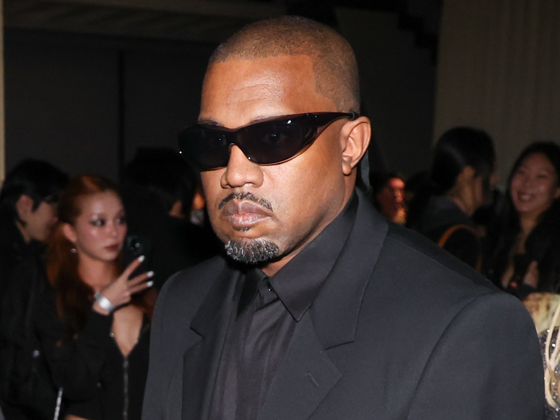 Kanye West apologizes, blames bipolar disorder for antisemitism