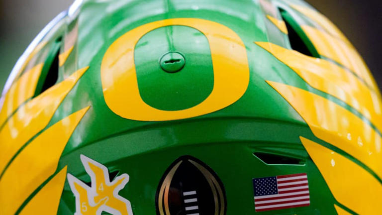 Underrated EDGE recruit details early offer from Oregon Ducks