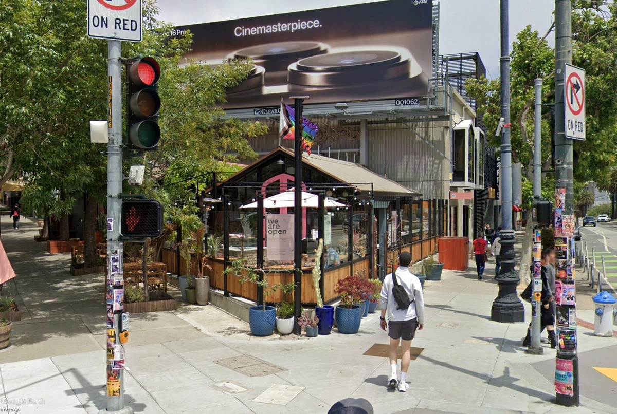 Parasol at Flore preparing to open in San Francisco