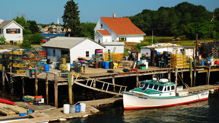 Some foodies swear this state with a tiny coastline has better lobster ...
