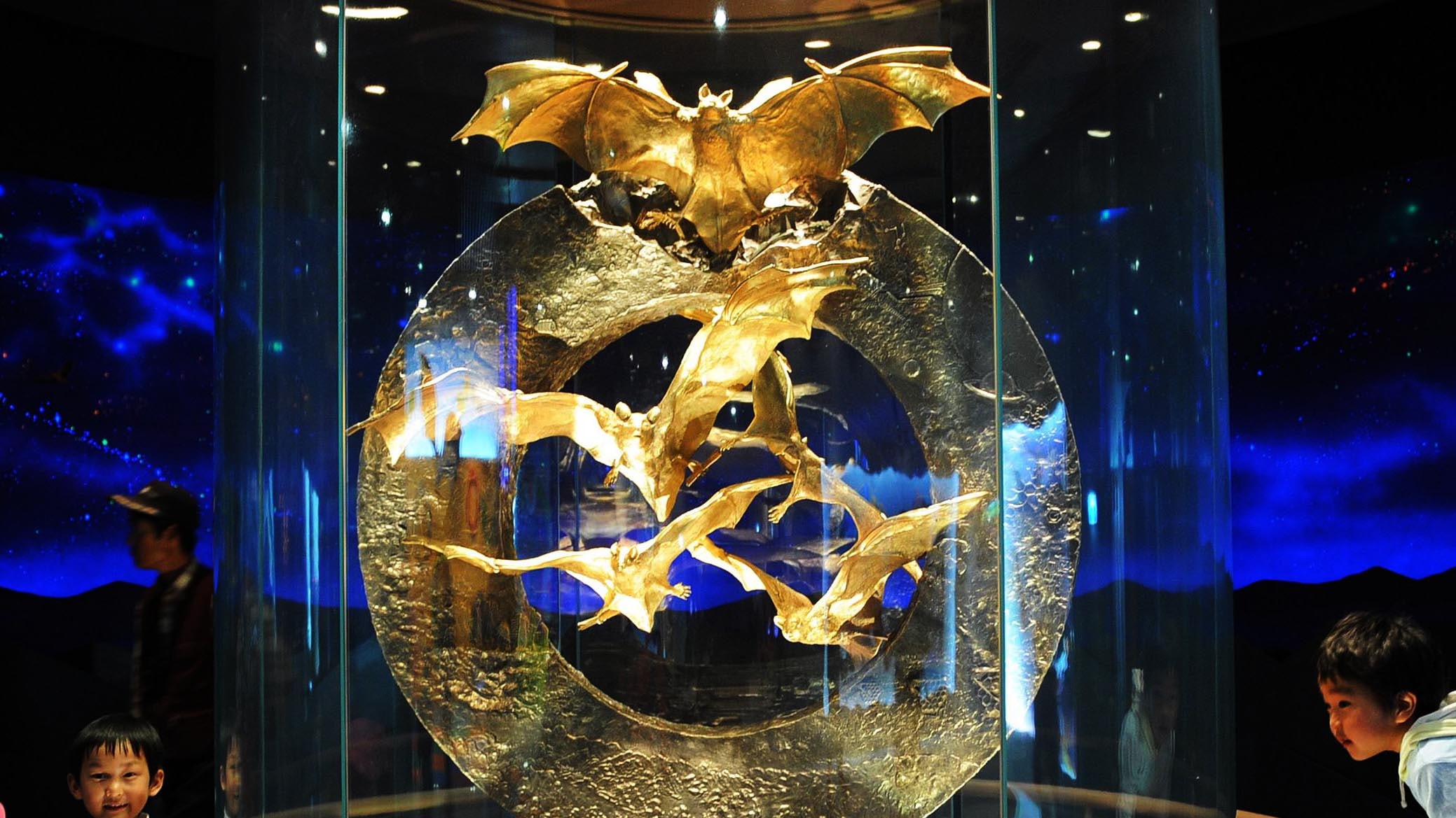 Golden bat statue value jumps from 2.7B to 38.6B won