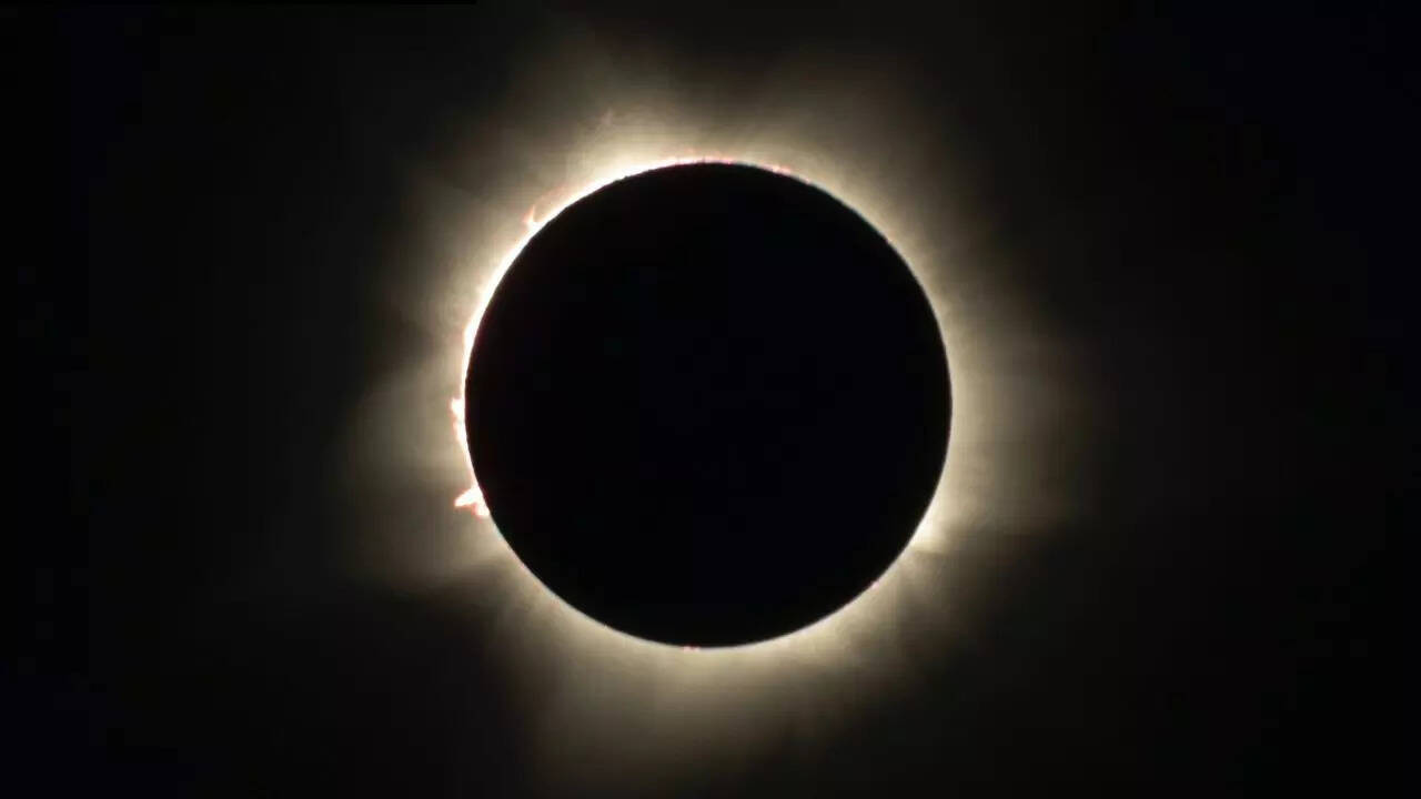 A total solar eclipse will be visible in Greenland, Iceland and Spain ...