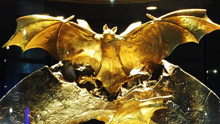 Golden bat statue value jumps from 2.7B to 38.6B won