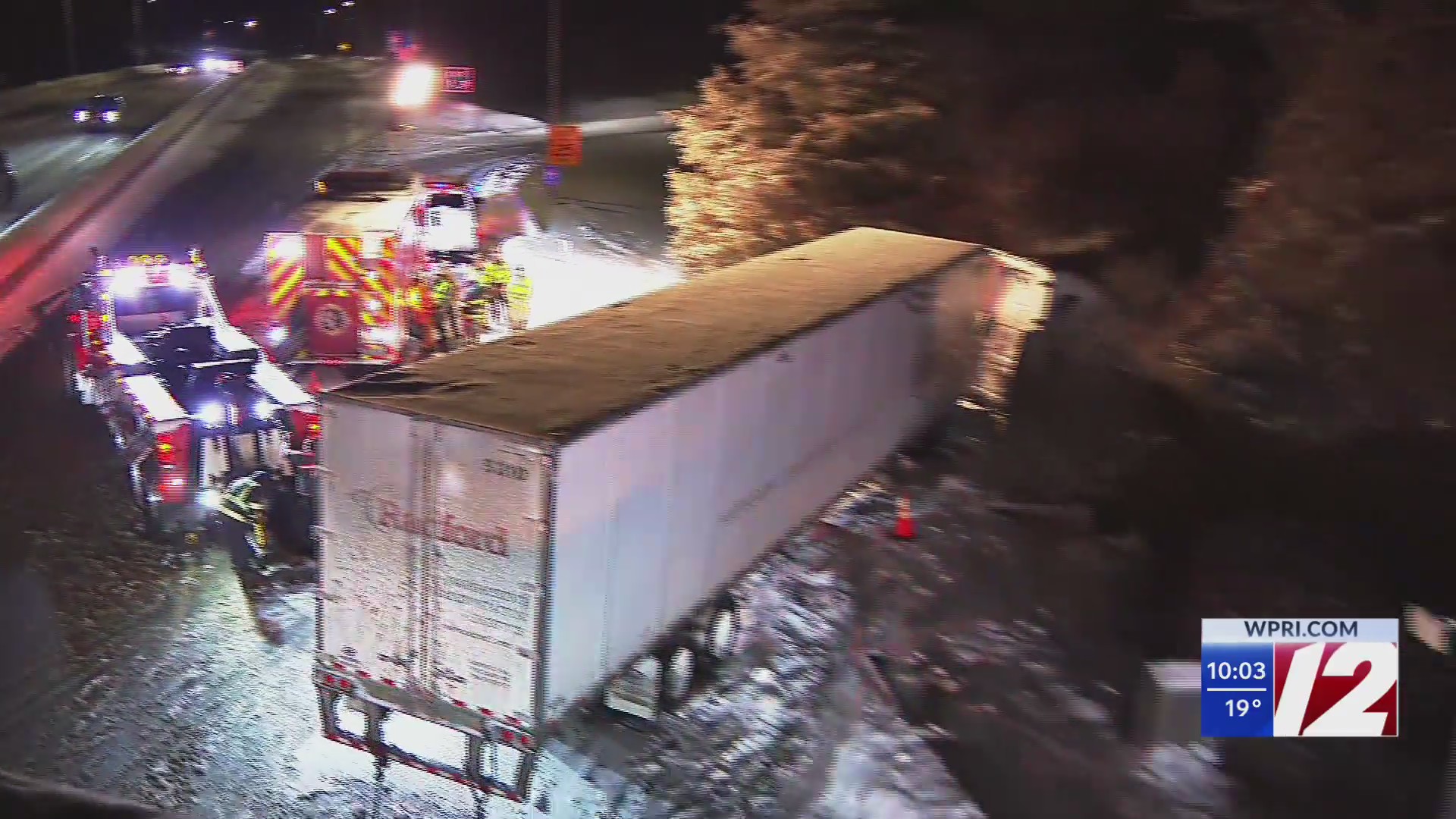 Tractor-trailer jackknifes on I-95 in Hopkinton