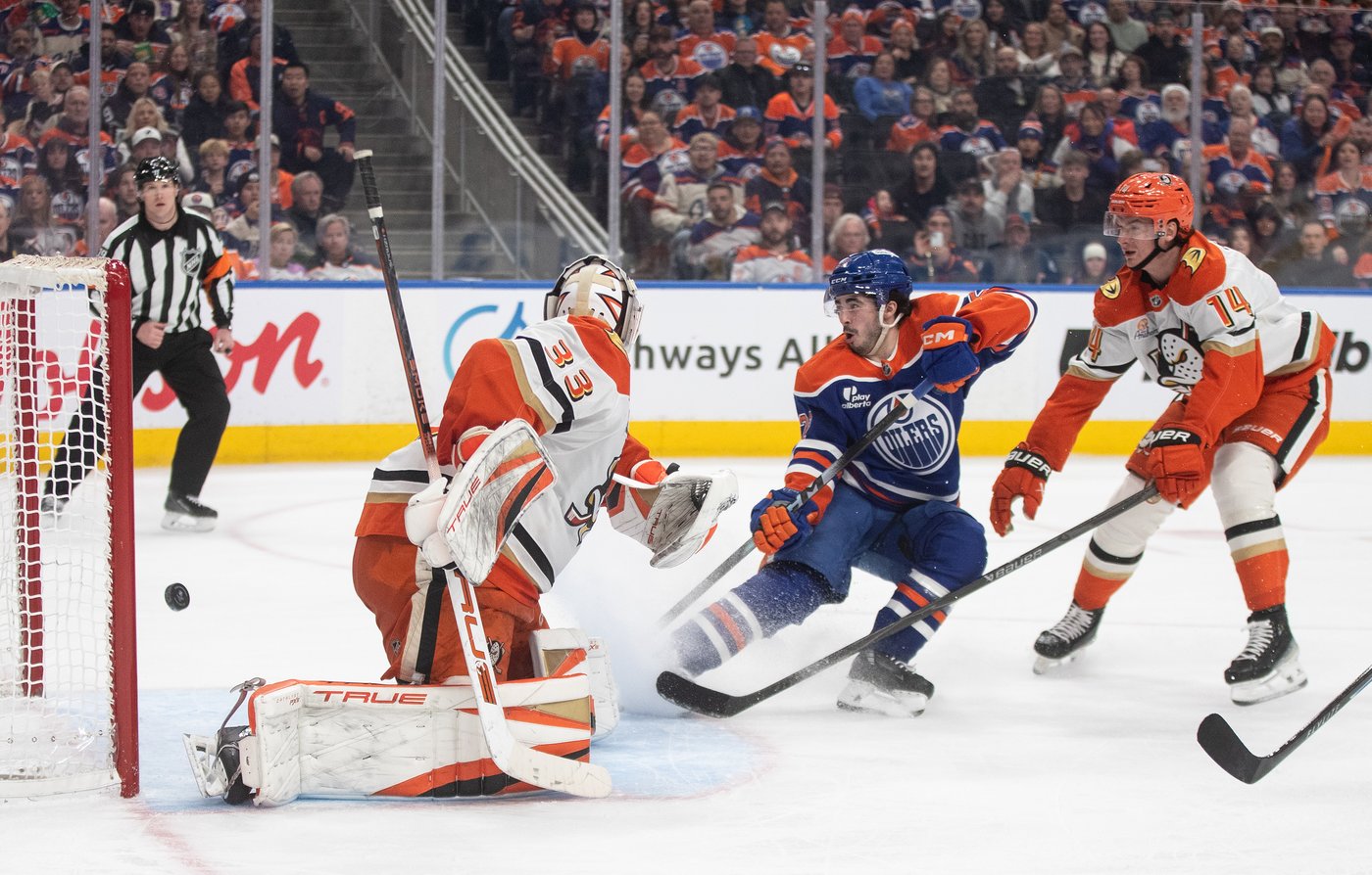 Ekholm scores hat trick, Edmonton Oilers hold off Anaheim Ducks for 7-4 ...