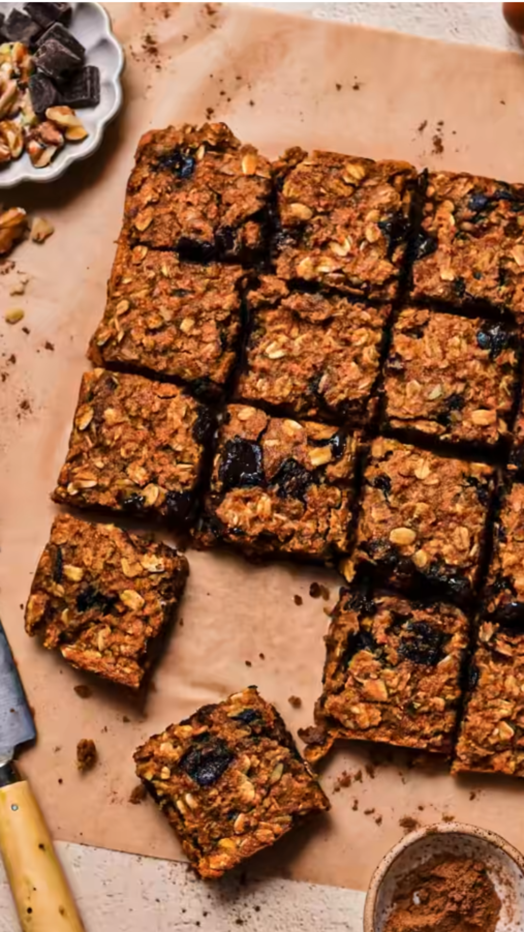 These pumpkin chocolate baked oats taste like dessert