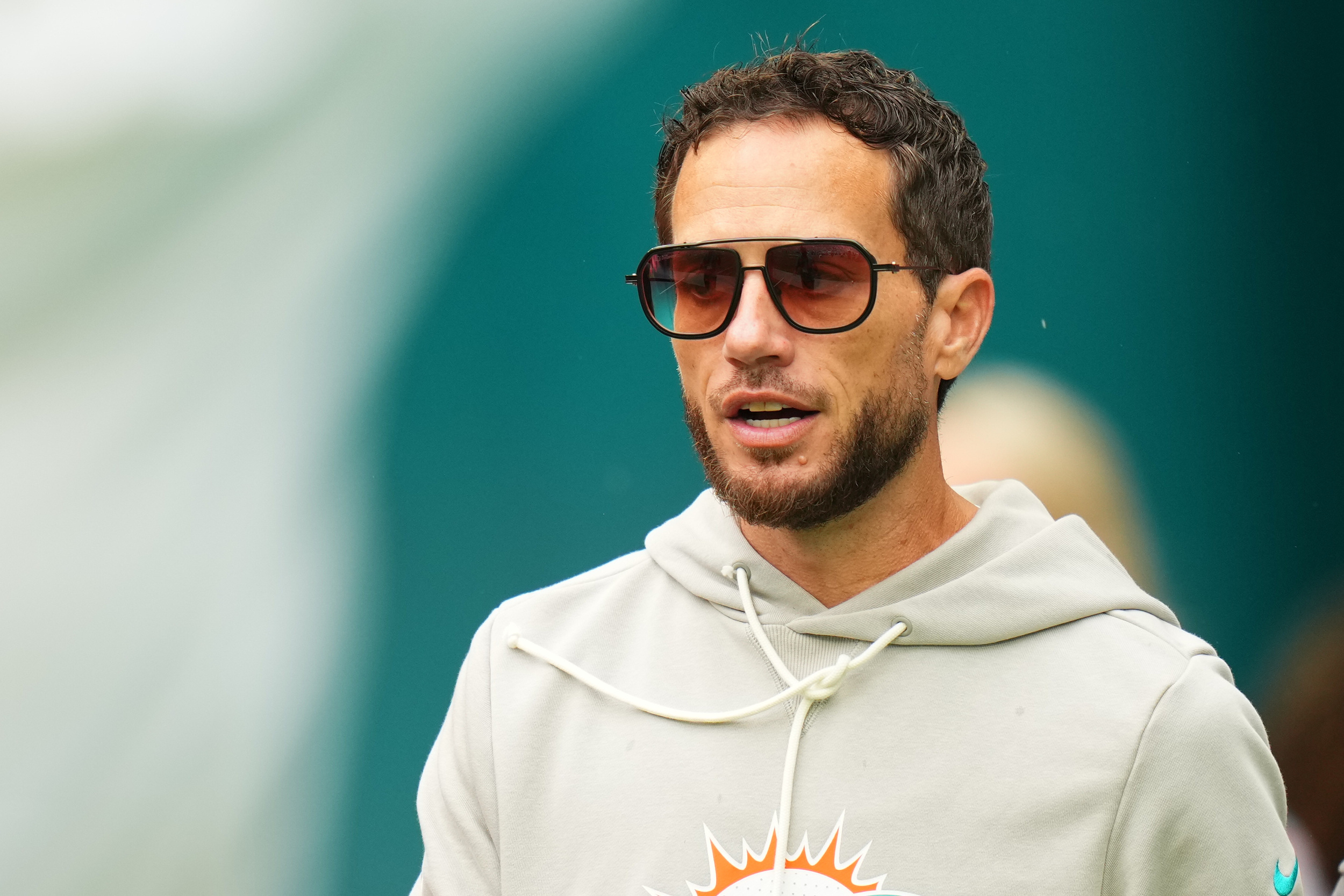 Chargers make it official with Mike McDaniel