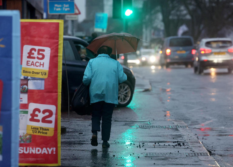 Storm Chandra live updates: 60 schools and colleges announce closures ...