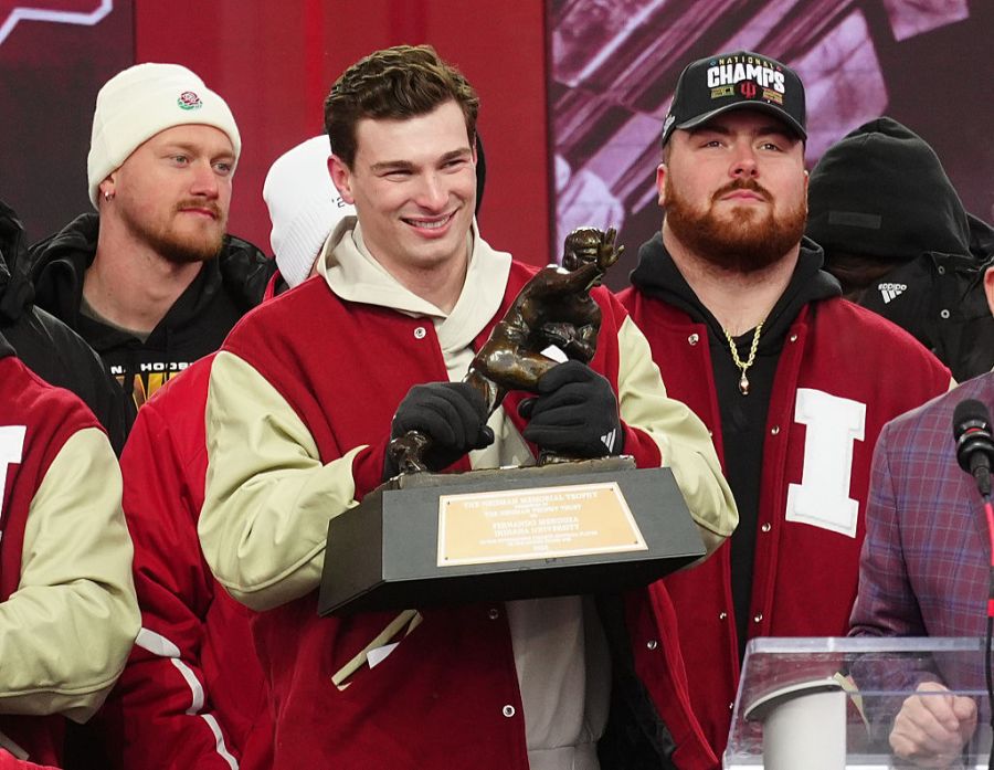 Fernando Mendoza: Prayers keeps me ‘calm, cool’ pre-game