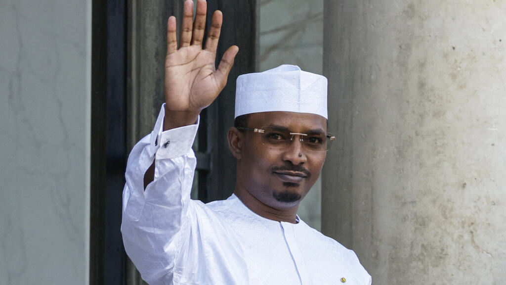 Le président tchadien Mahamat Idriss Déby invité à Paris sur fond de ...