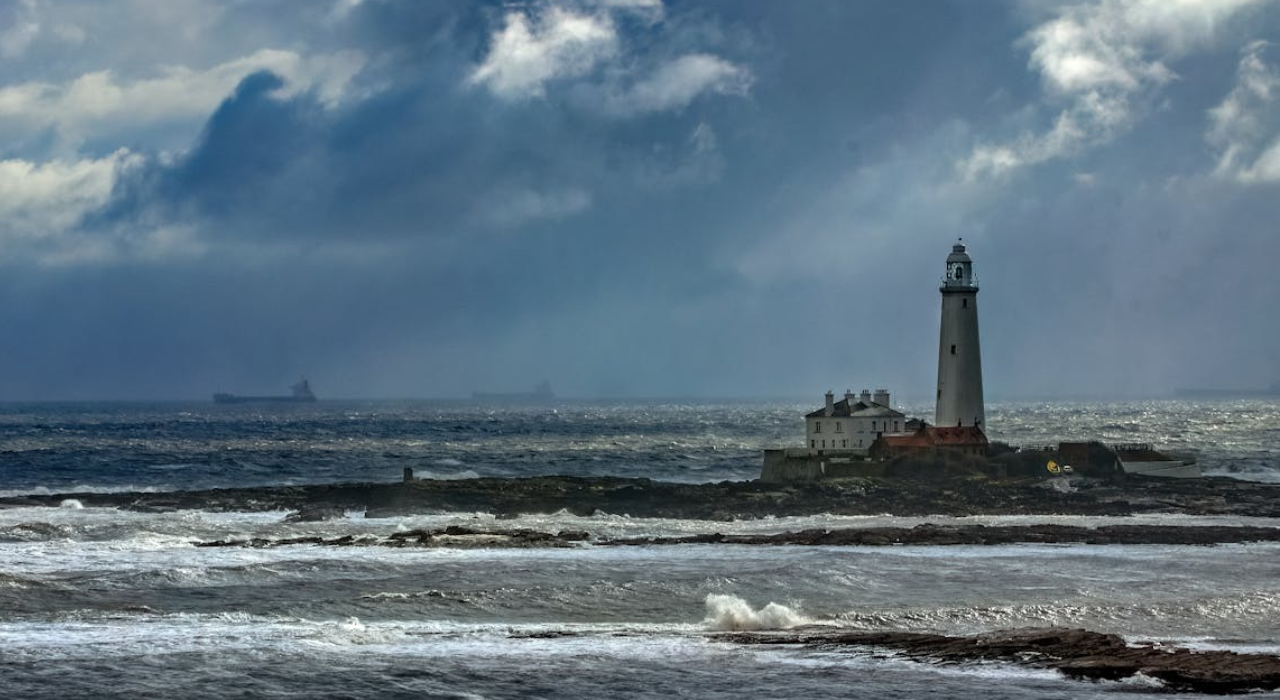 Alert: UK households urged to stockpile three essentials ahead of Storm ...