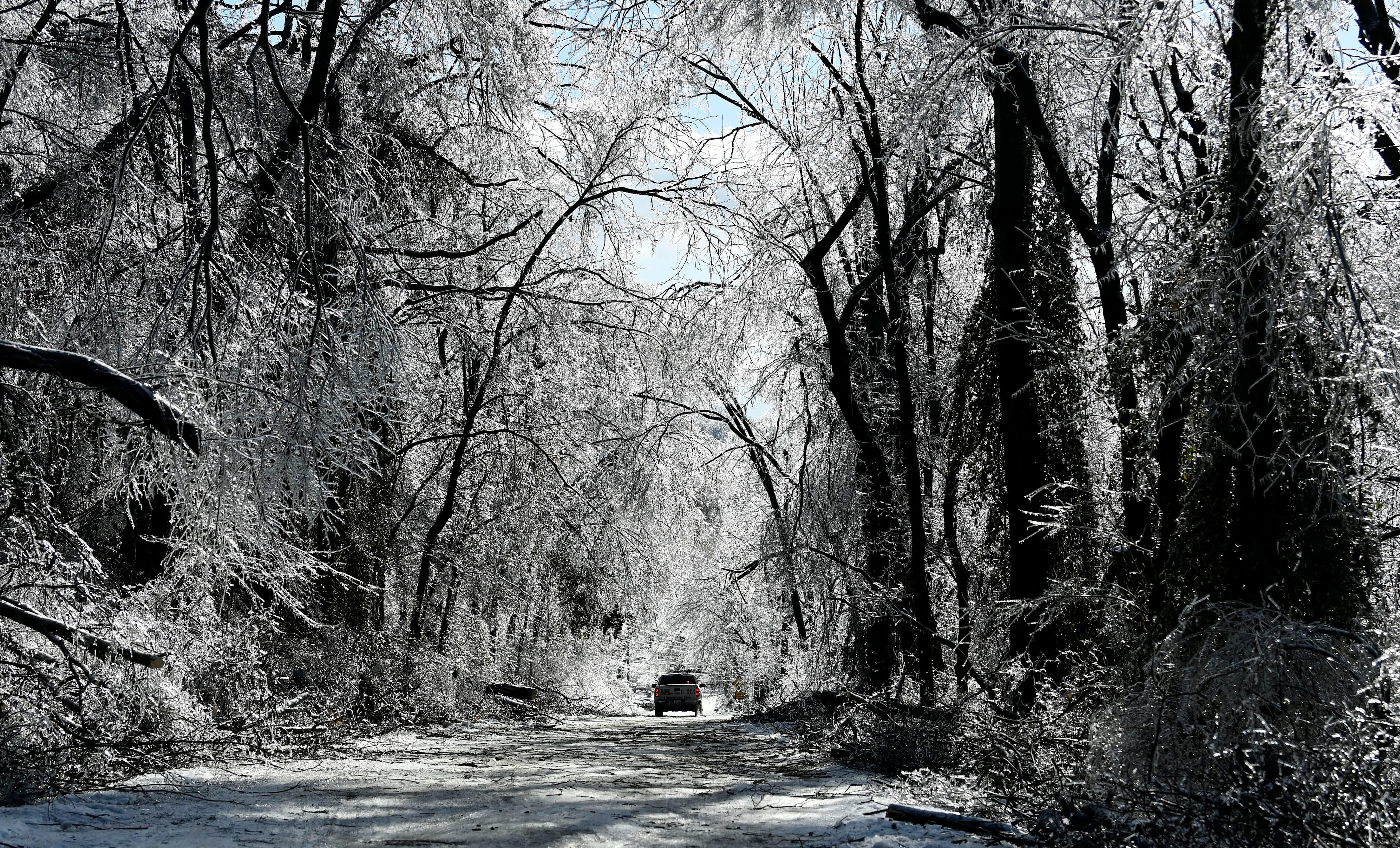 Stay safe in Tennessee winter storm. Maps, resources, road closures