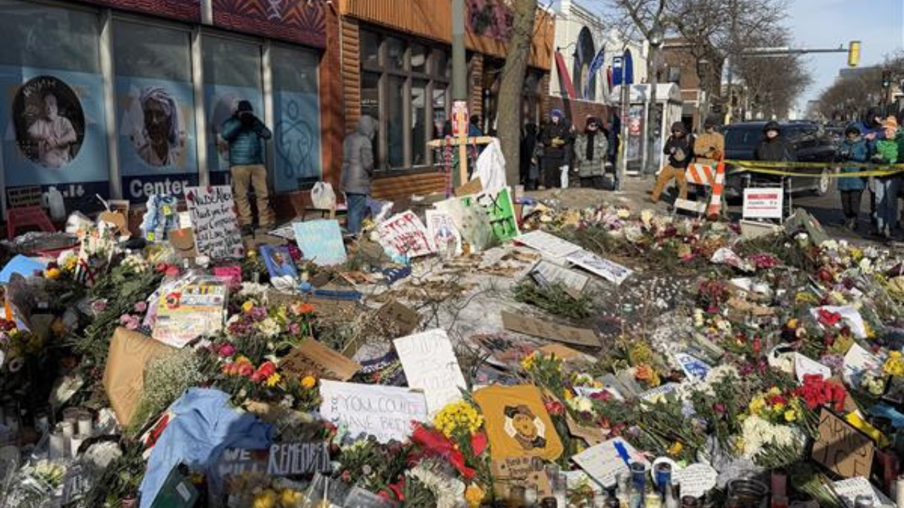 Memorial grows for Alex Pretti as protests continue