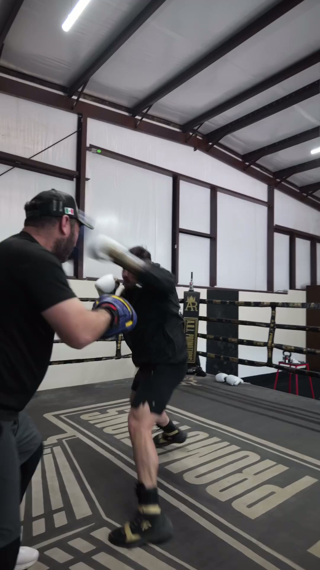 Andy Ruiz Jr., looking good back in the gym 🔥