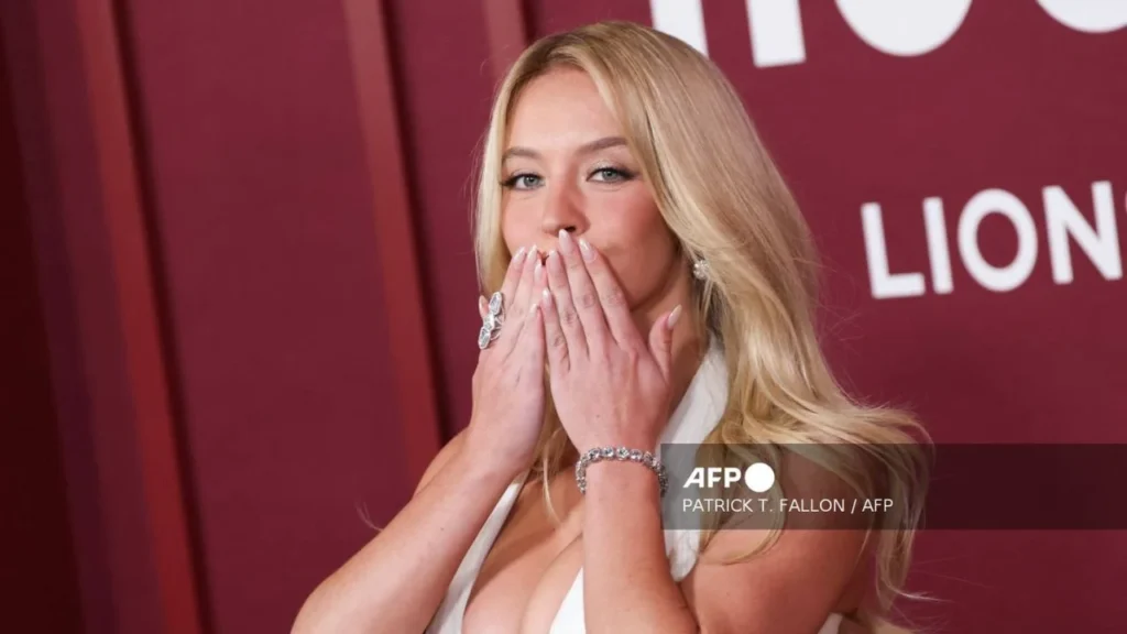 Sydney Sweeney enfrentaría cargos de vandalismo por colgar sostenes en ...