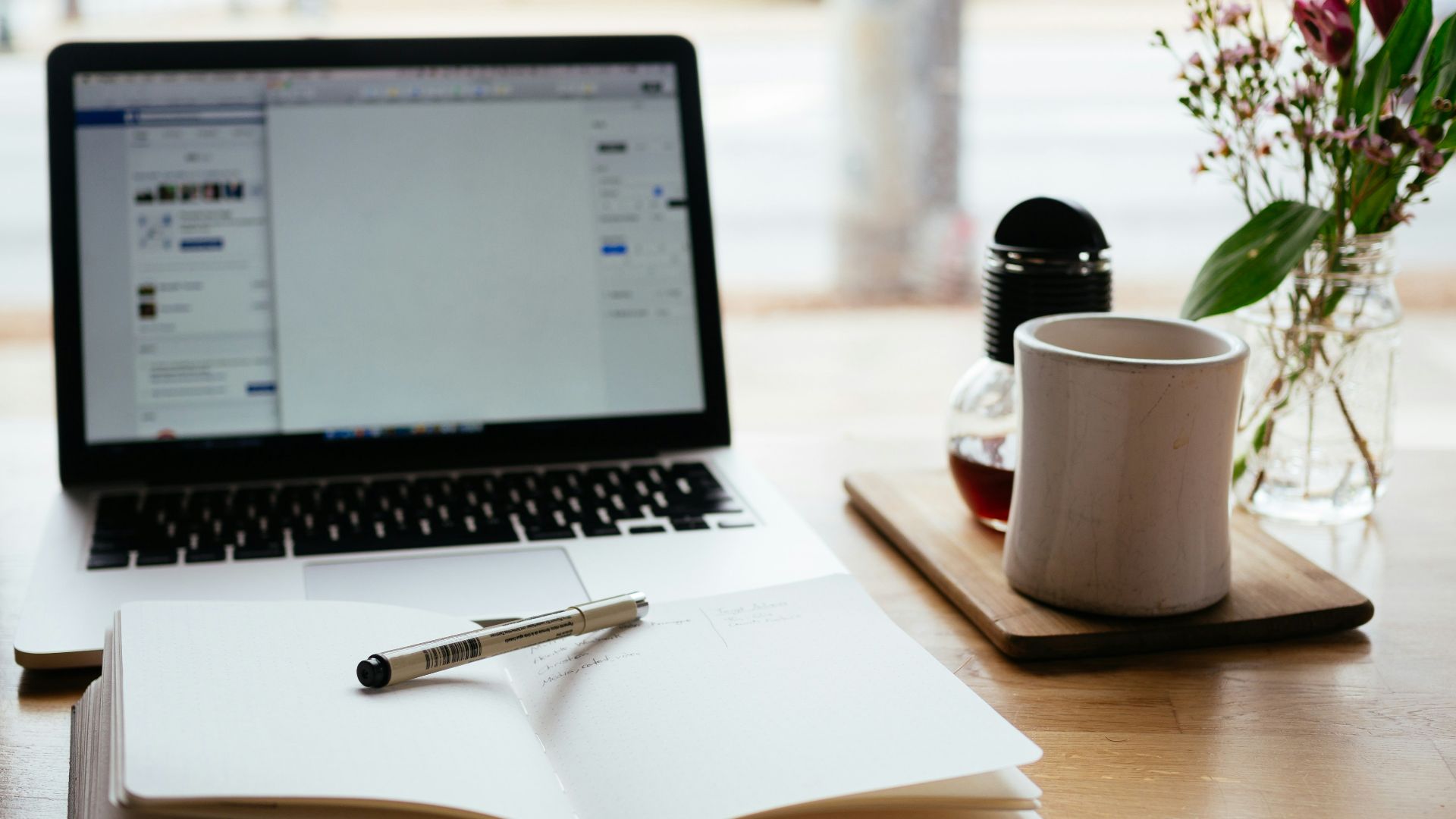 10 daily habits of highly successful people & 10 traits of underachievers