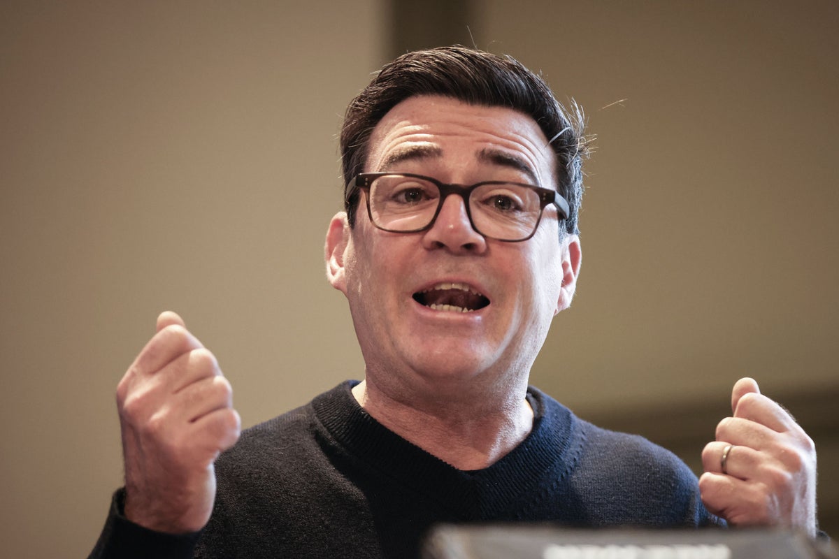 Labour MPs urged to unite after Burnham row