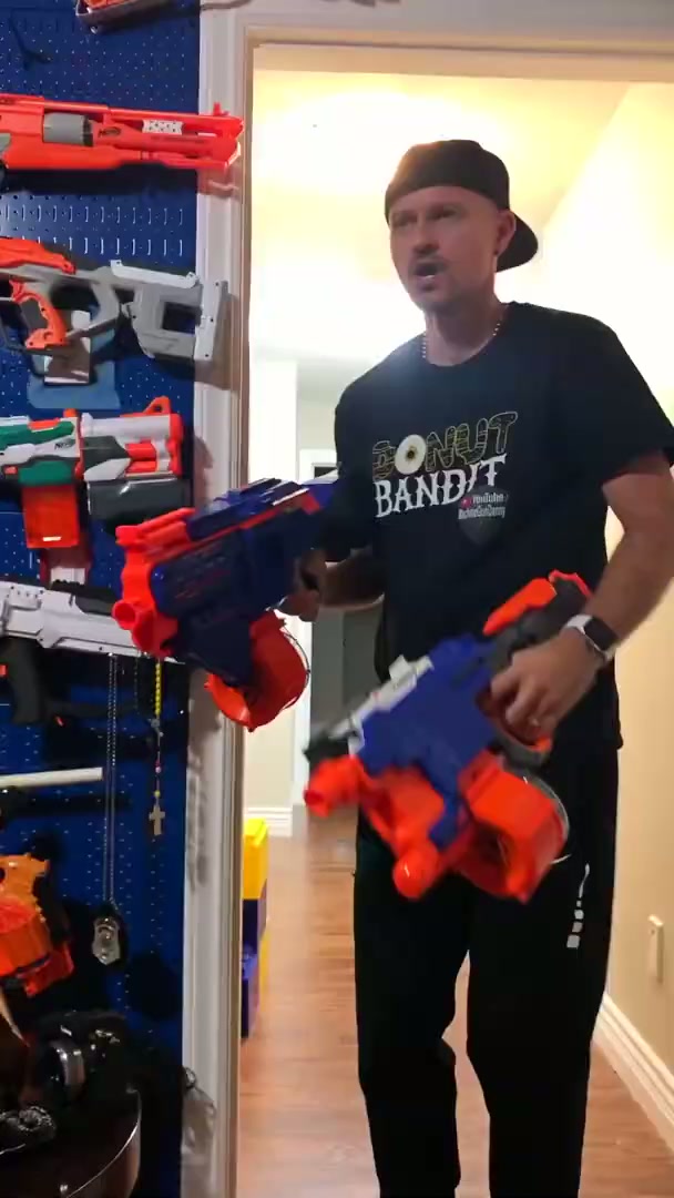 Nerf superhero war: Iron Man VS Danny Gun #shorts