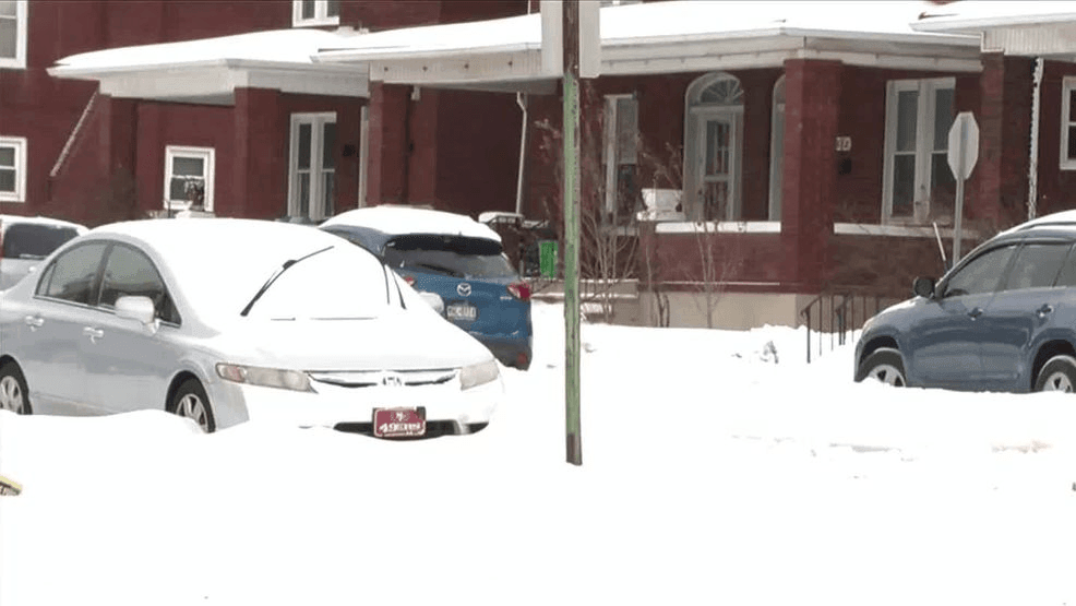 York locals race to clear sidewalks as snow cleanup deadline approaches