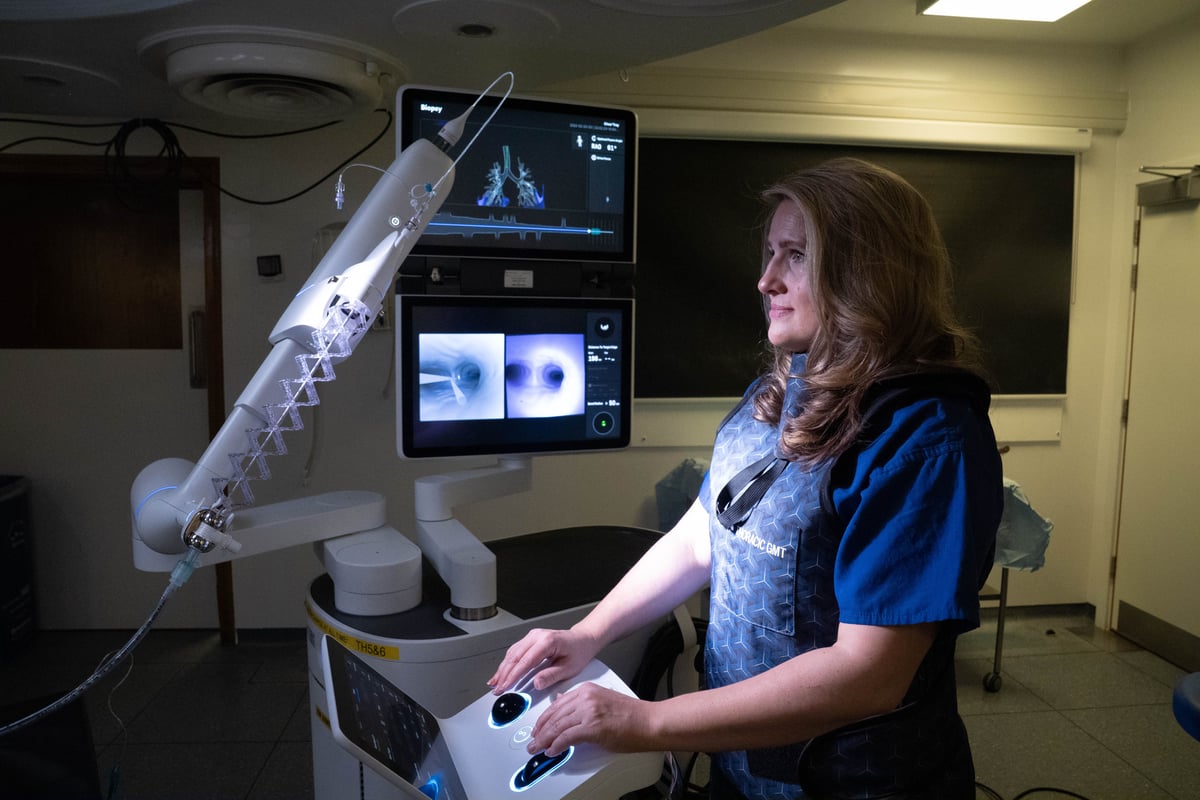 ‘Trailblazing’ NHS pilot combines AI and robotics to spot lung cancer ...