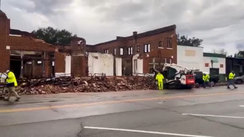 Geneva picking up the pieces after tornado