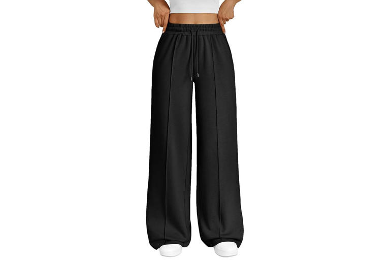 Jennifer Lawrence is a pro at making this comfy pants style look ...