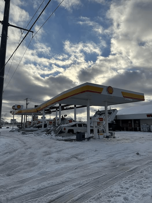 Sterlington Shell gas station roof collapse leaves one injured ...