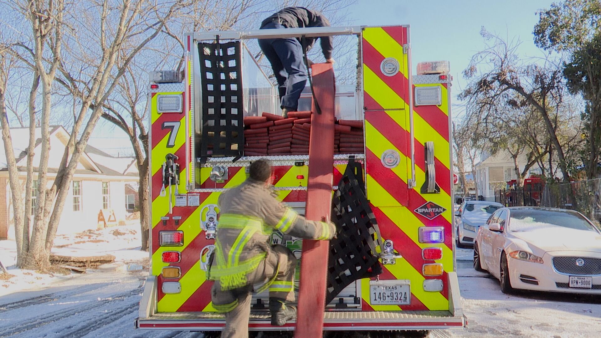 Waco fire crews use new tire chain technology to navigate icy roads
