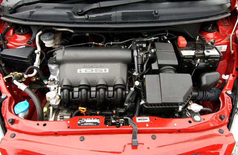 Menggiurkan, jelang puasa harga mobil bekas Honda Jazz GD3 tahun 2004 ...