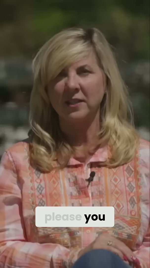 Amazing dog shows incredible work ethic at age 9