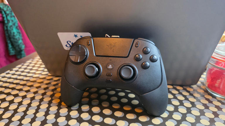 Razer Raiju V3 Pro review: A top-end PS5 and PC controller only limited ...
