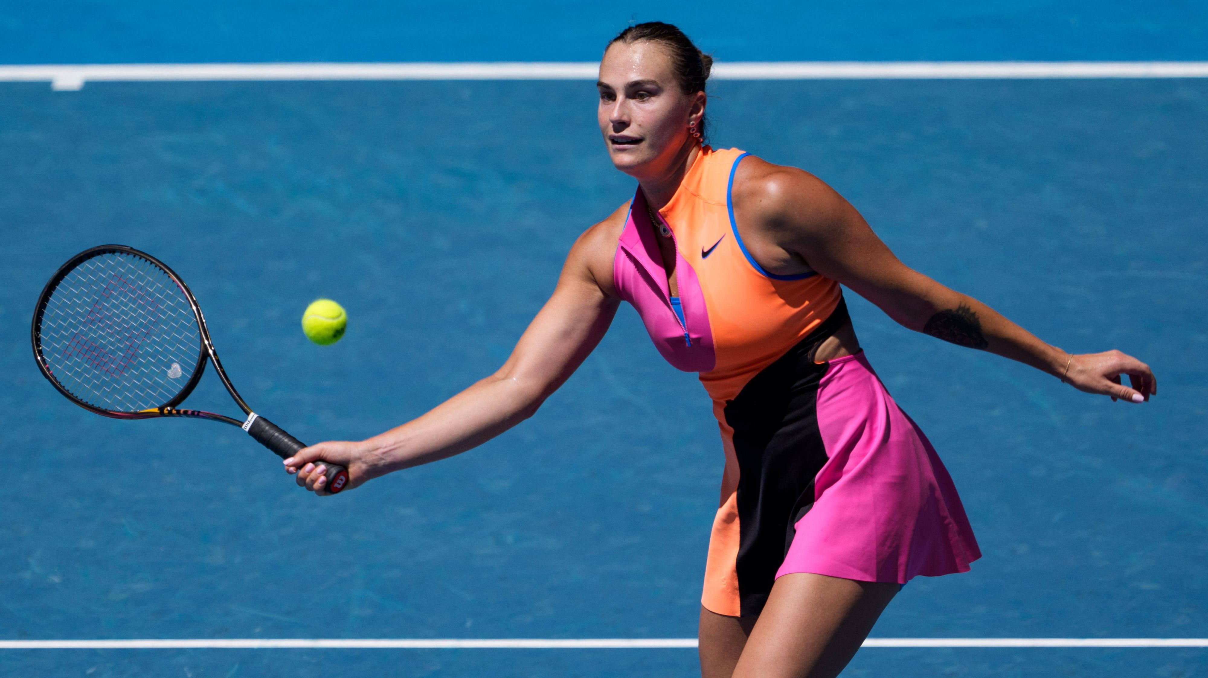 Sabalenka lässt auch Shootingstar Jovic locker abprallen - Gauff von ...