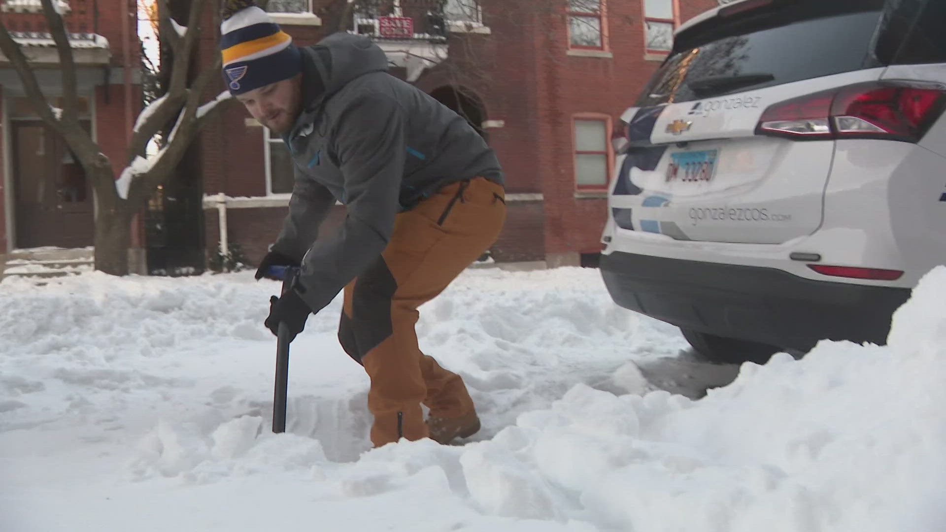St. Louis residents dig out after winter storm