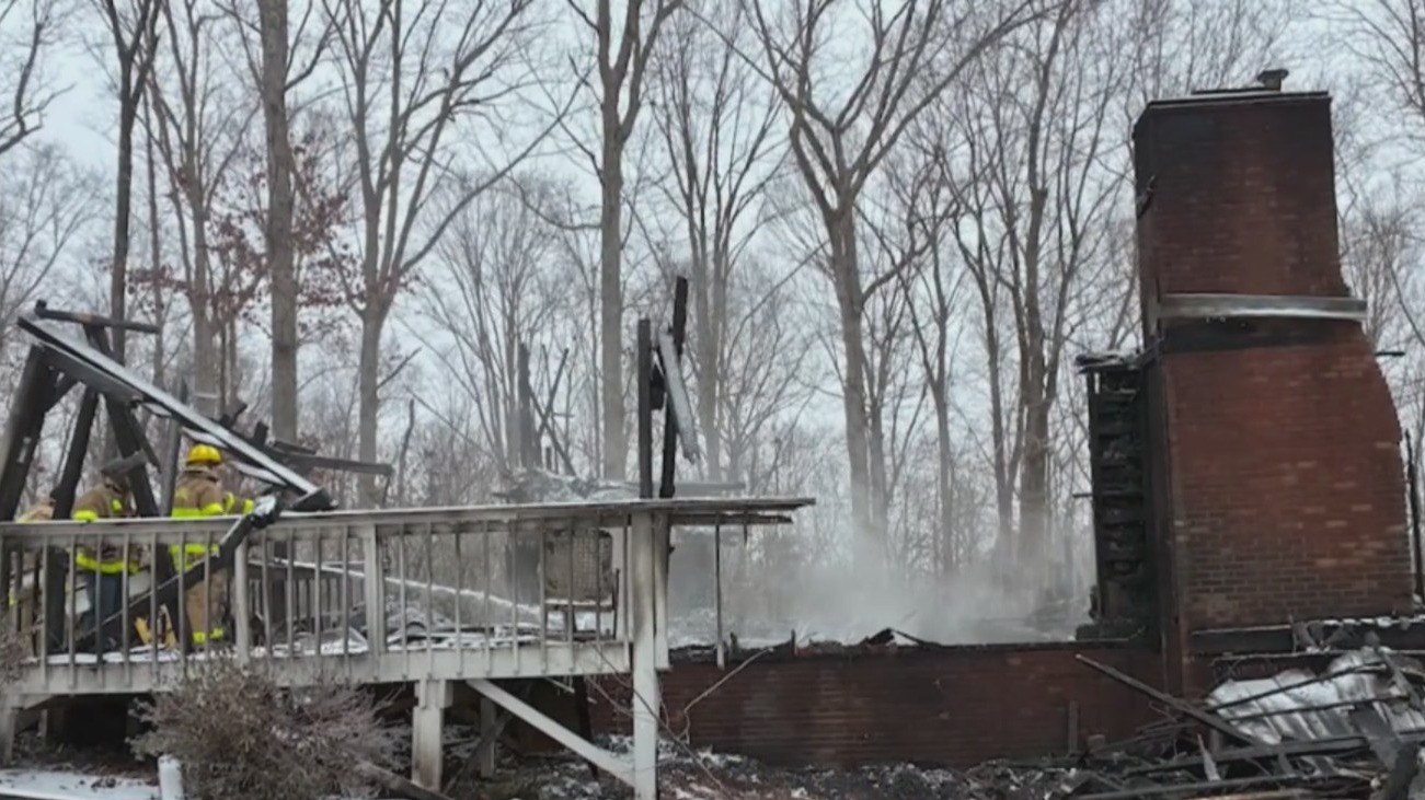 Lexington neighbors rescue couple from house fire