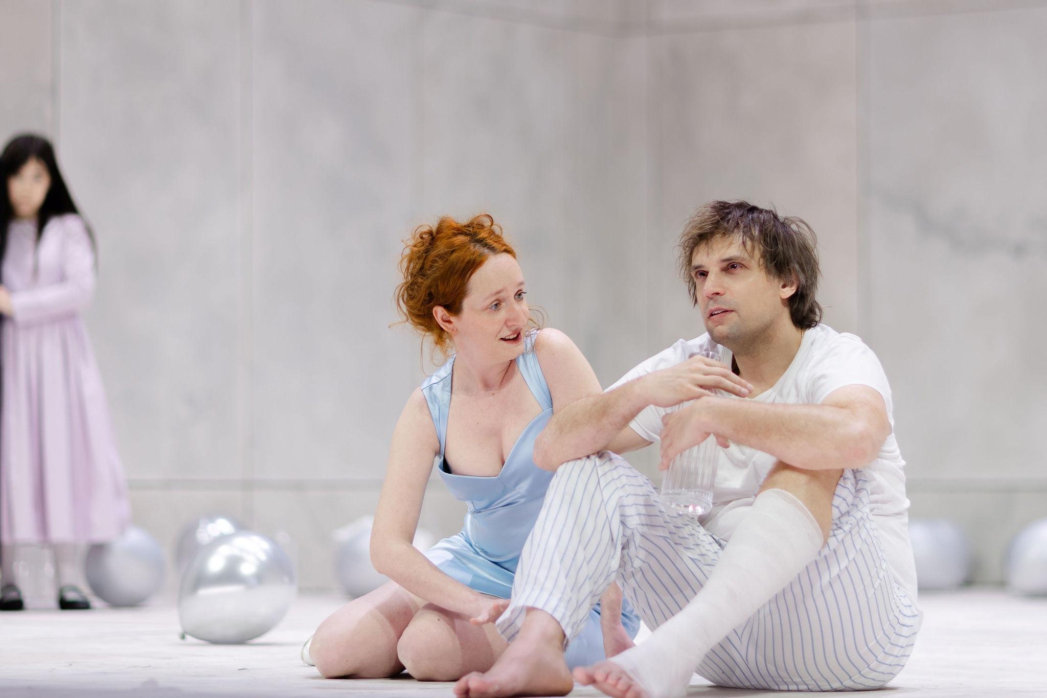 Gabbie e famiglie. La gatta sul tetto che scotta al Met