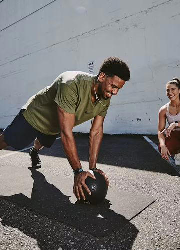 5 Home Workouts, die ausnahmsweise wirklich mal Bock machen