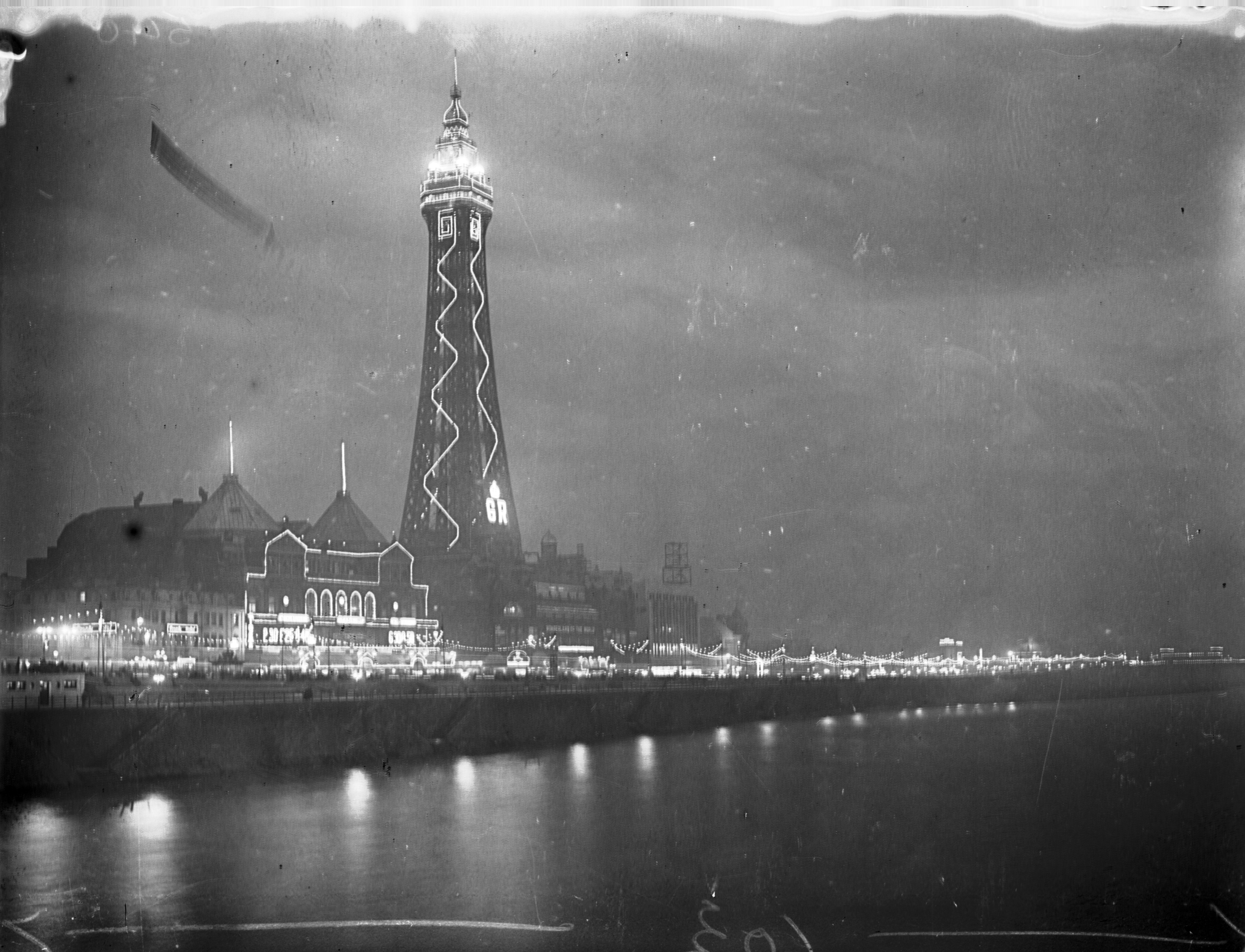 18 nostalgic pictures of Blackpool in 1937 that remind us of long ...