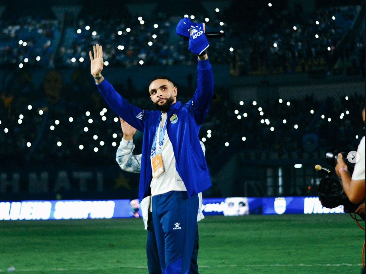 Resmi - Layvin Kurzawa akhiri musim bersama Persib, eks PSG hanya main ...