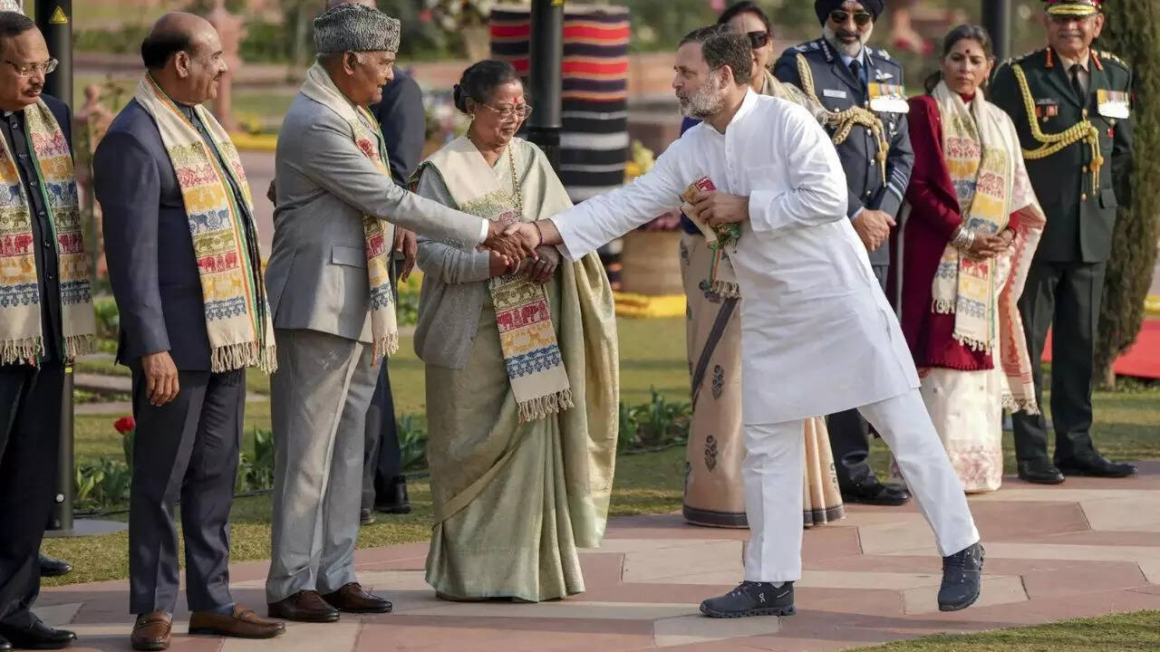 BJP vs Congress: Rahul Gandhi ignites row at President’s 'at home ...