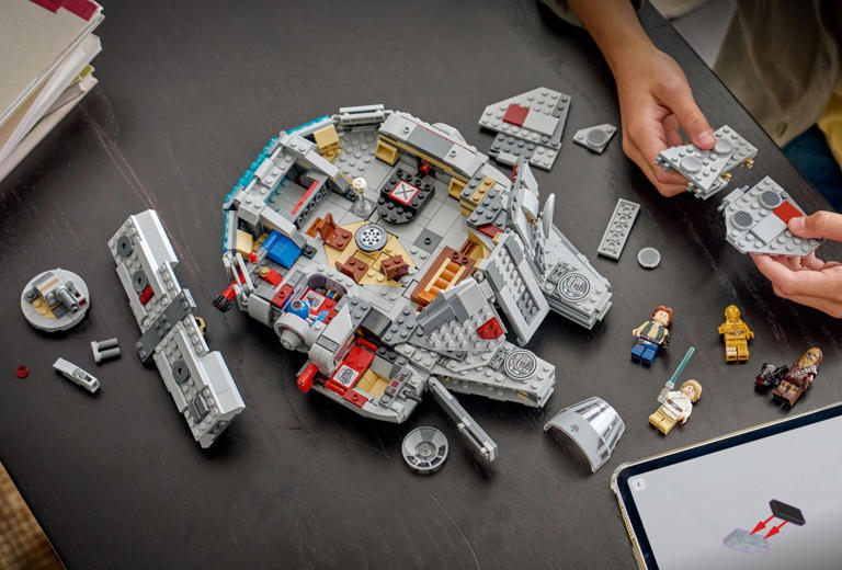 New Lego smart play Star Wars sets add a talking C-3PO