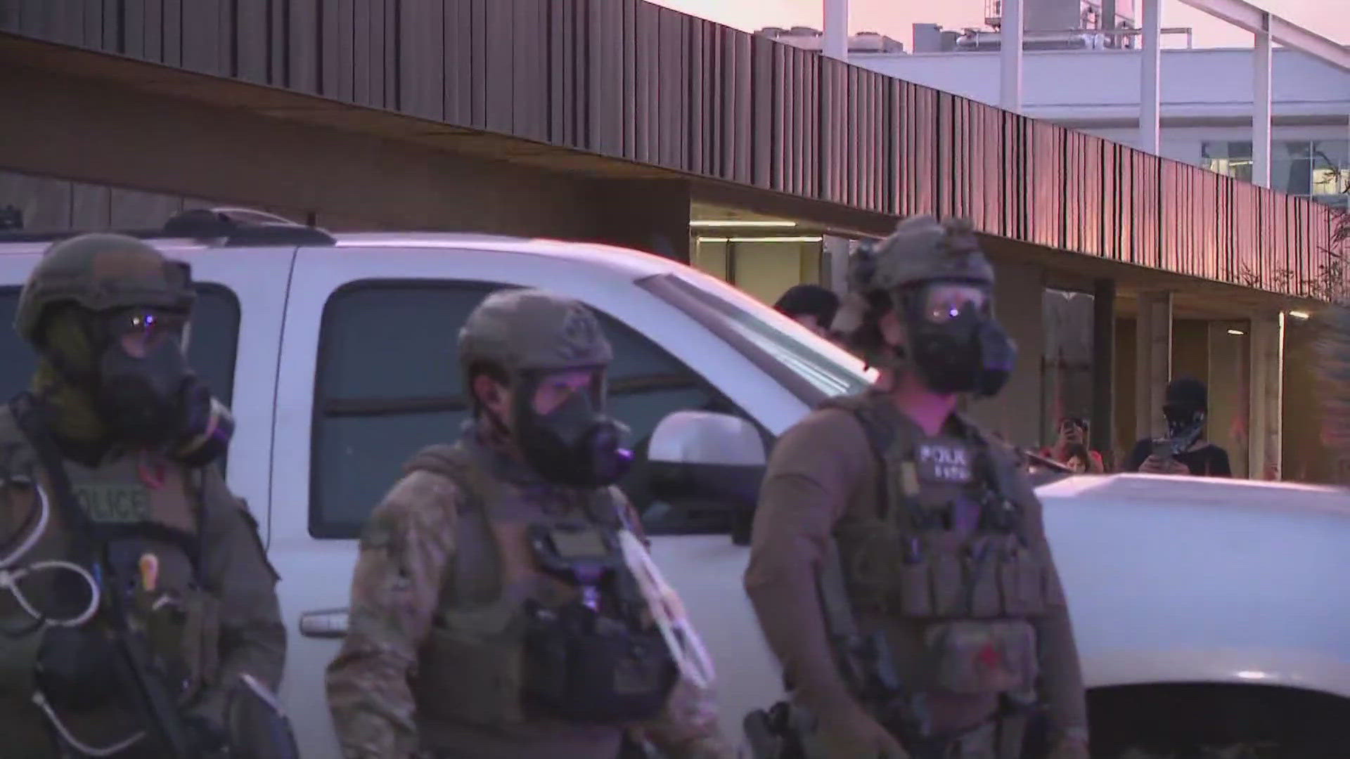 Homeland Security raids Zipps Sports Grill locations across the Valley ...