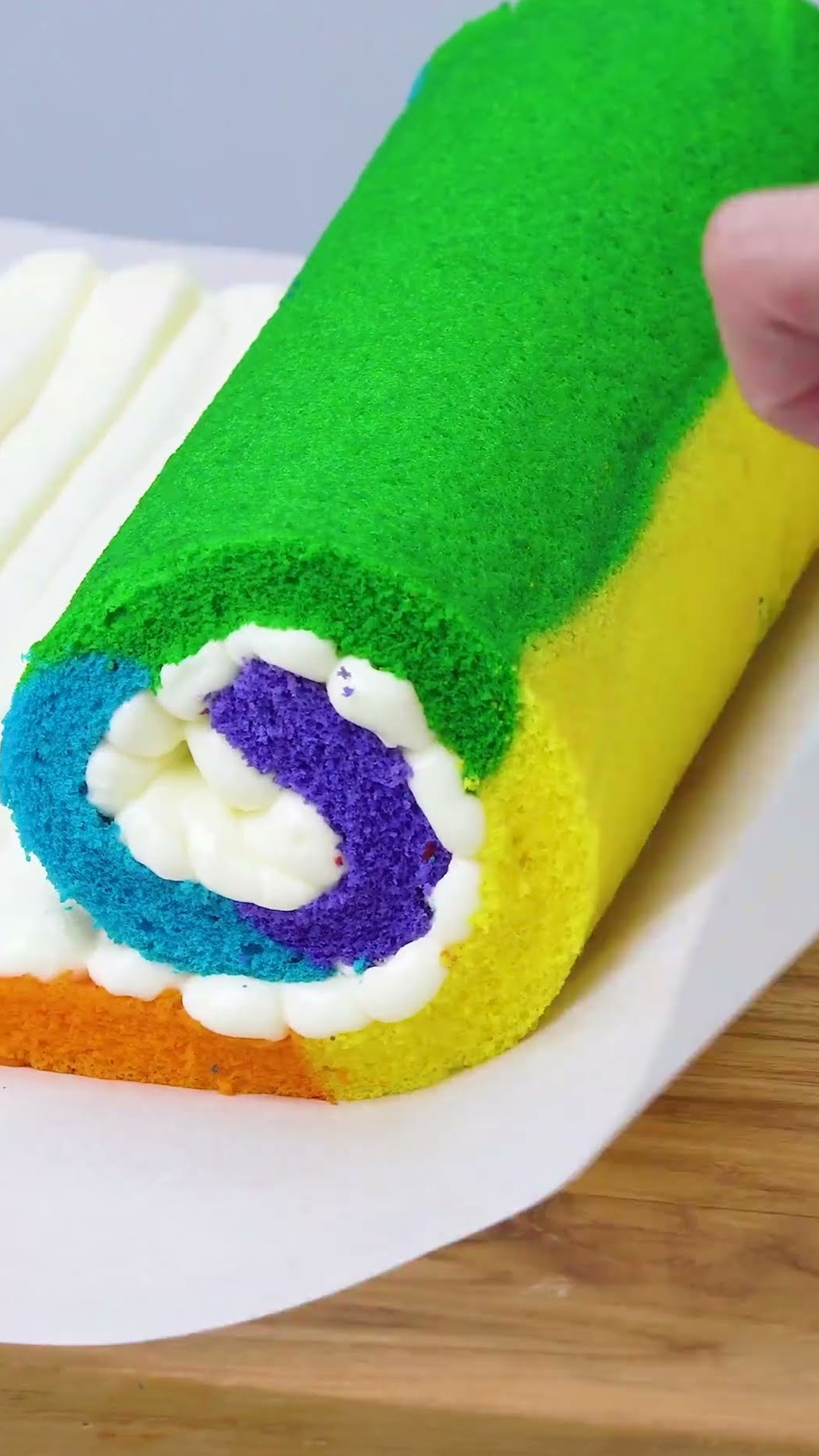 Fun And Creative Colorful Cake