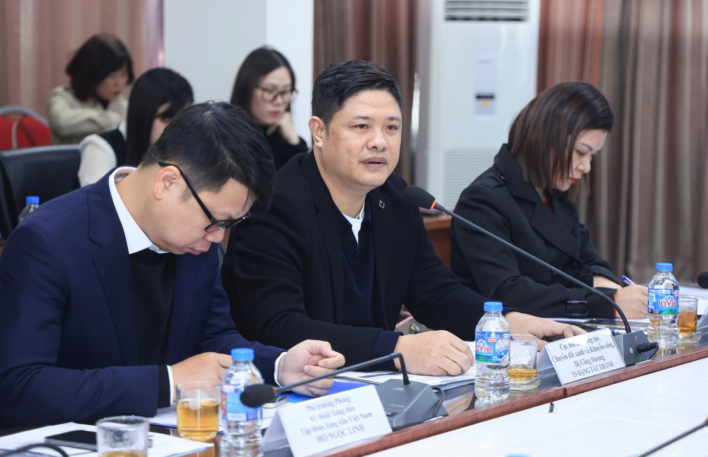 Bộ Công Thương: Không thiếu nguồn cung khi chuyển đổi sang xăng sinh ...