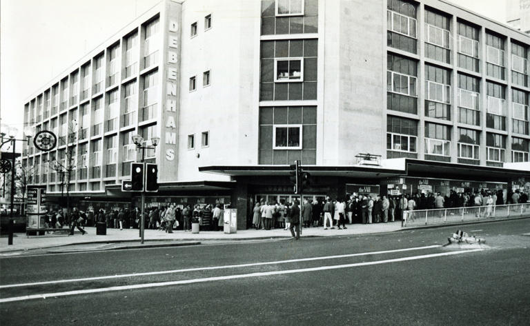 Sheffield retro: 43 photos telling the story of city life back in 1985 ...