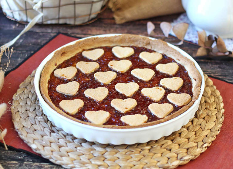 Shortbread tart with strawberry jam, perfect for Valentine's Day