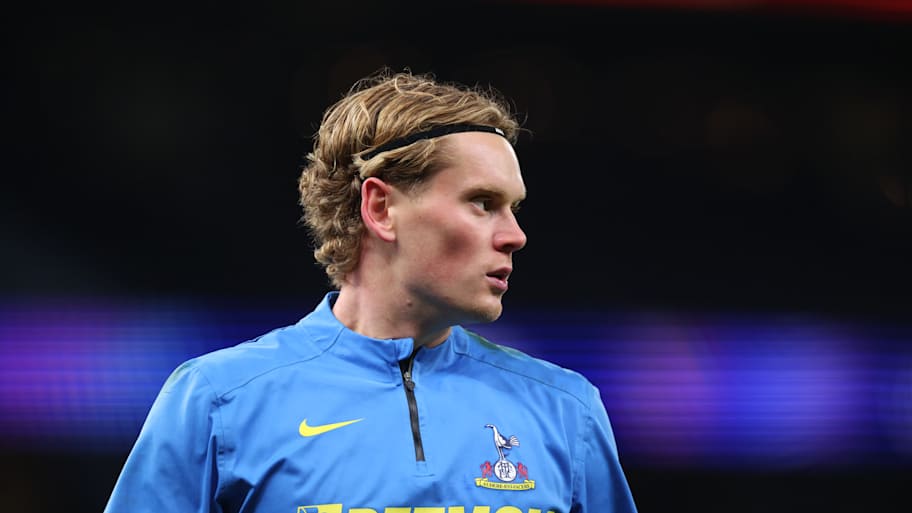 Tottenham are about to make a catastrophic Antonin Kinsky mistake